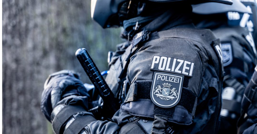 Wegen Rechter Chat u erungen Hessen L st Eine SEK Einheit Der Polizei Auf wegen-rechter-chat-u-erungen-hessen-l-st-eine-sek-einheit-der-polizei-auf